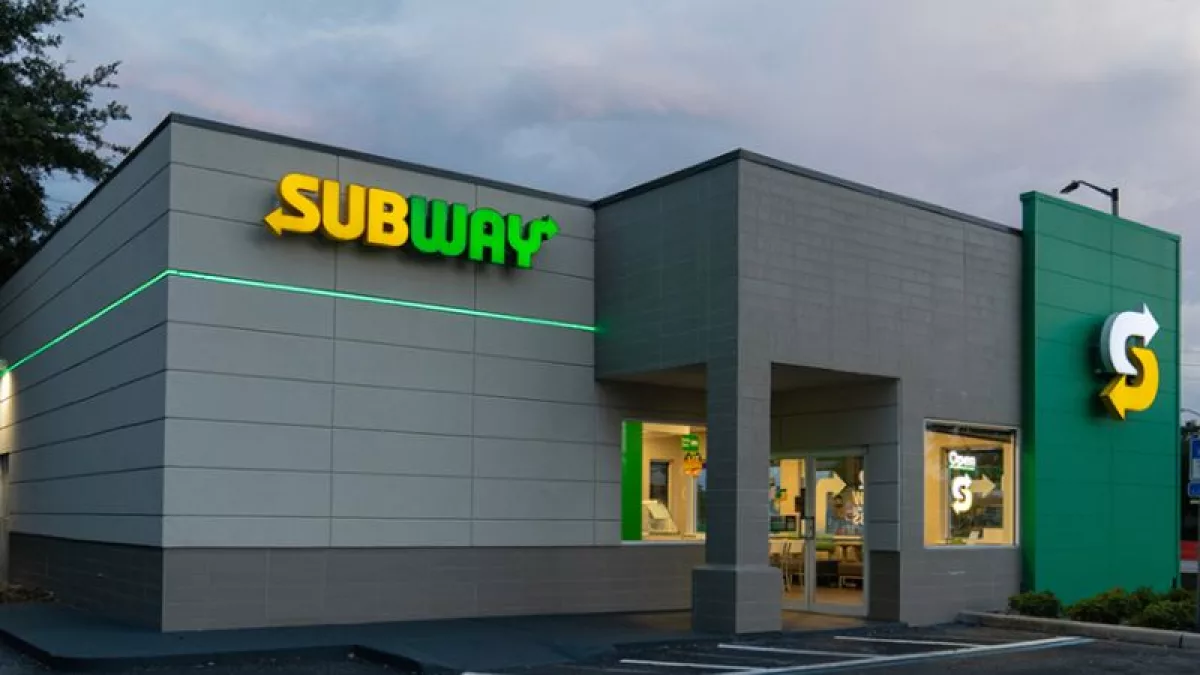 Subway cerró 600 locales en 2025: el modelo de franquicias no-lugar en ...