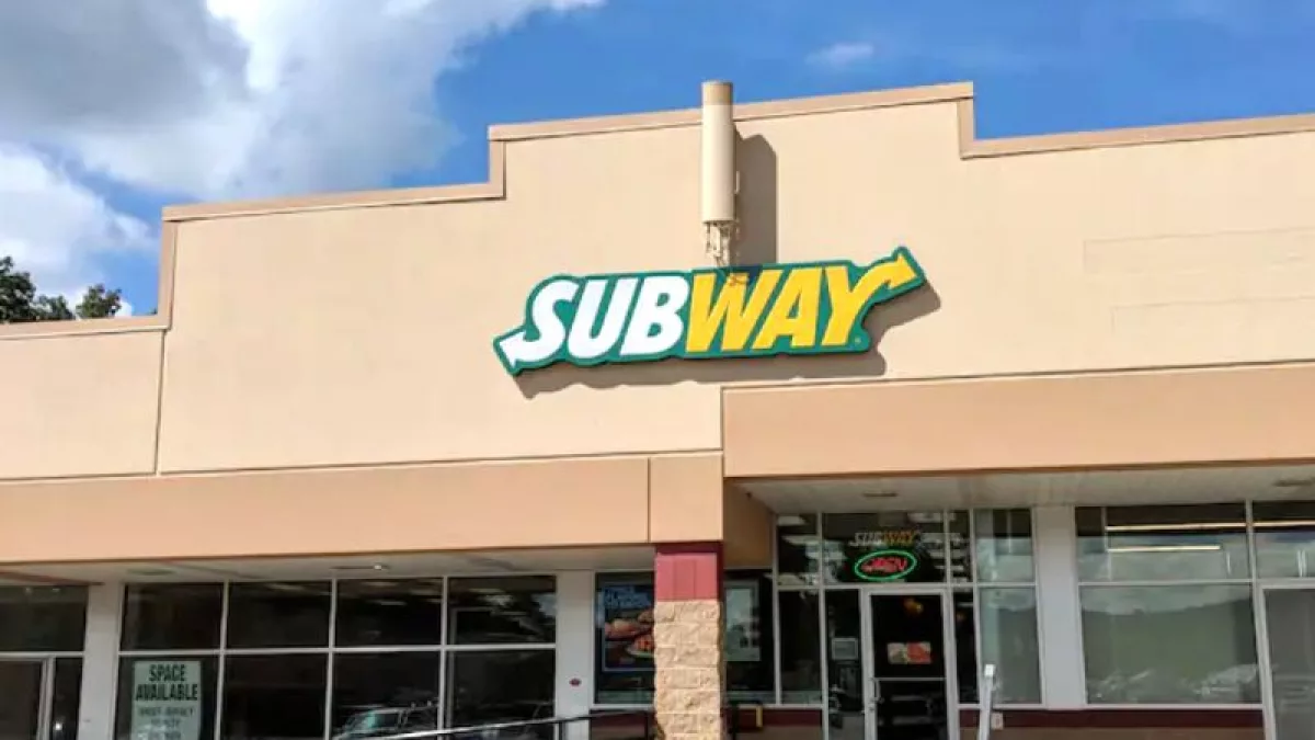 Subway Closes 600 Outposts in 2025: The Non-Place Franchise Model in ...